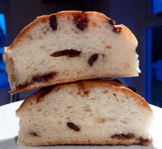 How does an elephant ask for a bun? | Zeb Bakes