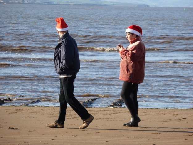 Christmas Day Walk on Burnham Beach | Zeb Bakes